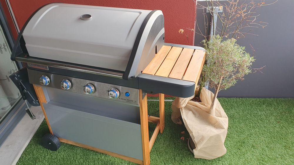 Neuwertiger Gasgrill Campingaz 4 Series Woody LX | Kaufen auf Ricardo