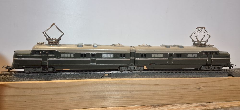 Märklin DL 800 Doppellokomotive Olivgrün (Gebraucht) in Illhart für CHF ...
