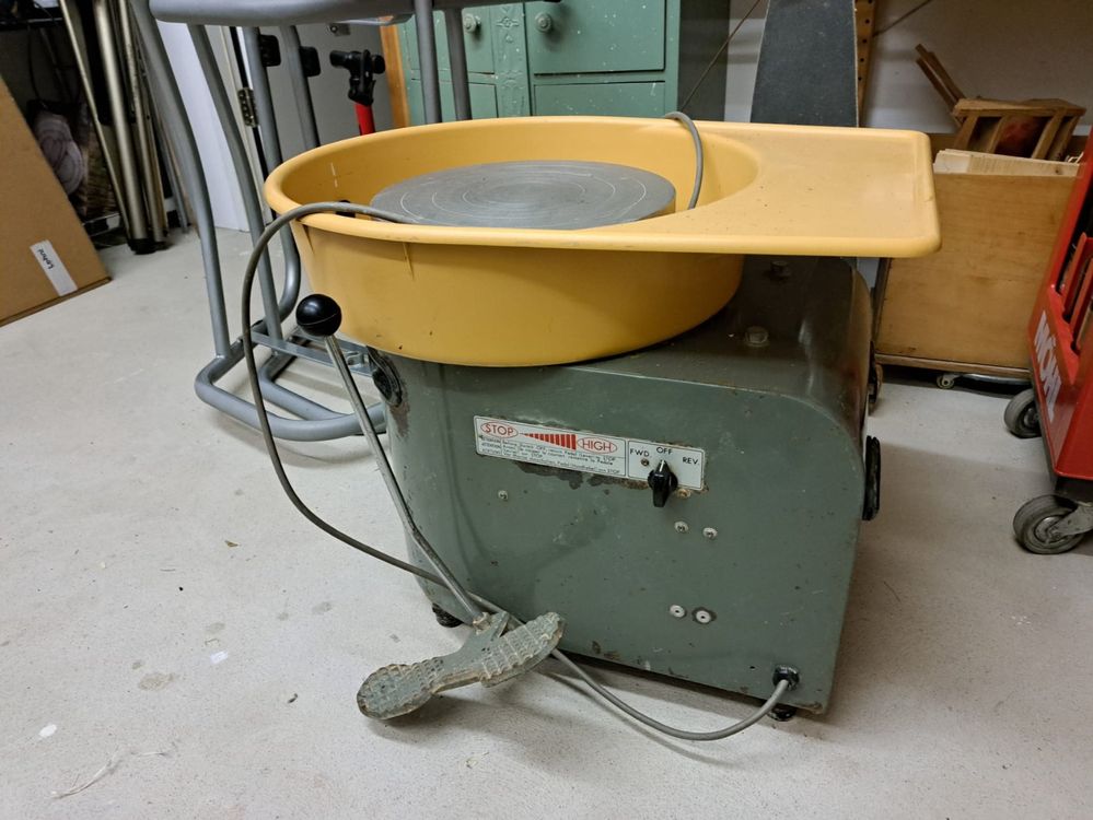 Elektrische Töpferscheibe Shimpo RK-2 (Defekt) in Uster für CHF 370 – nur Abholung auf Ricardo ...