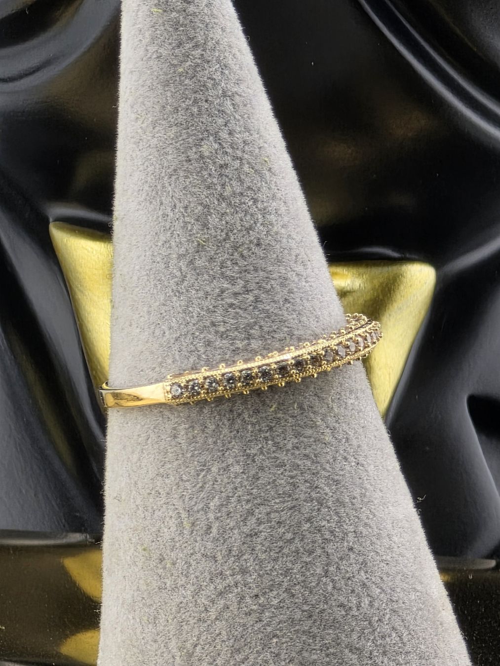 Feiner Goldring mit kleinen Steinen – Grösse ca. 61 (Gebraucht) in ...