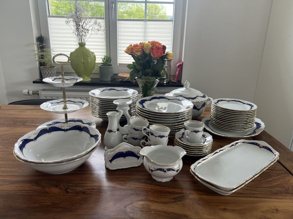 Geschirr Service 64teilig, royal blau mit Goldrand (Gebraucht) in ...