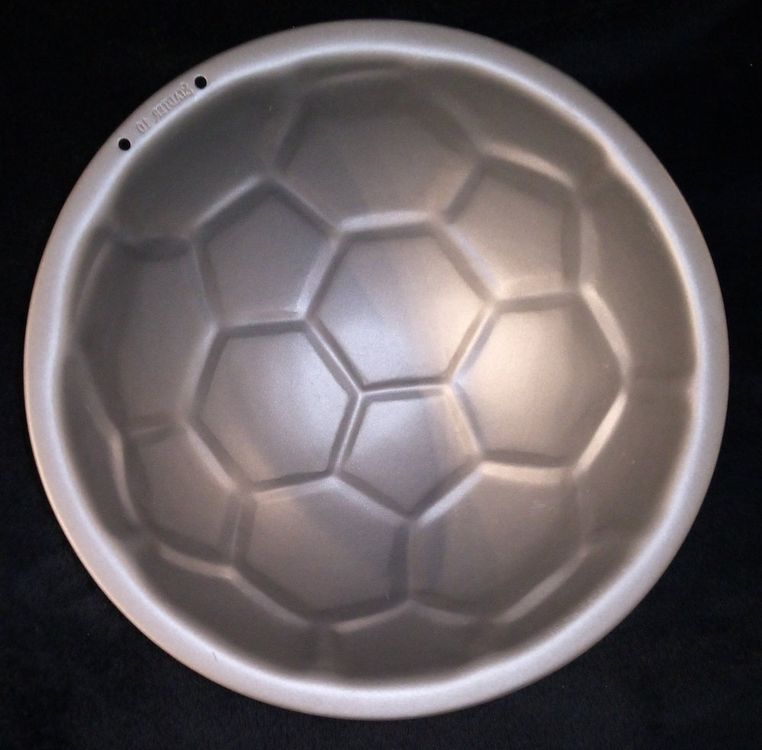 Fussball Kuchenform 3D Backform Geburtstag Party Fussball... (Gebraucht ...