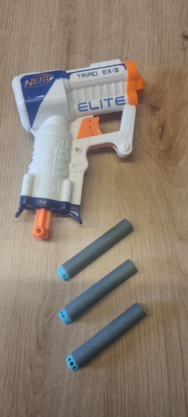 Nerf Elite Triad EX-3 Blaster mit 3 Darts - Top Zustand! (Gebraucht) in ...