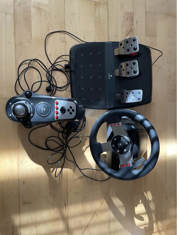 Volant Logitech G27 + Pédales (D'occasion) à Sierre pour CHF 130 – avec ...