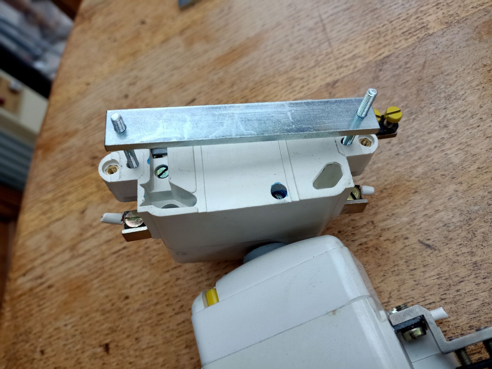 CMC Sicherungsautomat SG 16A 380 V Max F 100A (Gebraucht) in Flamatt ...