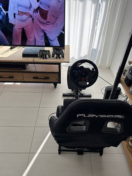 PlayStation 4 Slim + Logitech Playseat Racing Simulator (Gebraucht) in ...