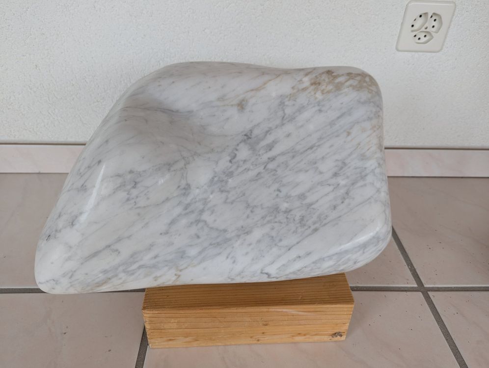 Marmorstein / Steinskultpur / Naturstein (Gebraucht) in Ormalingen für ...