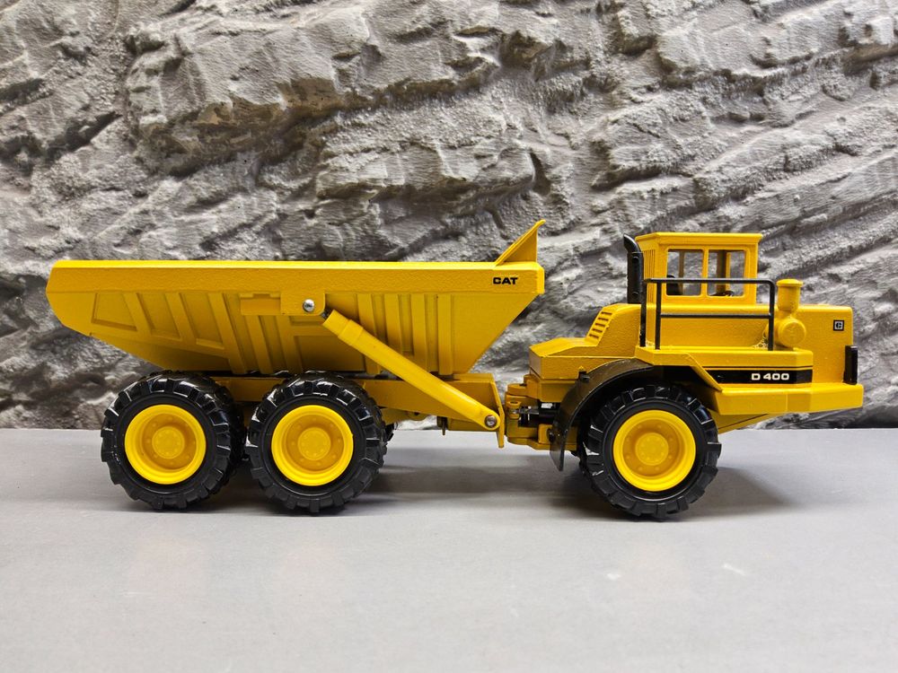 CAT D400 Muldenkipper _ Kipper __ Caterpillar __ in OVP 1:50 (Gebraucht ...