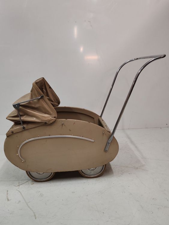 HELVETIA Kinderwagen Oldtimer aus Metall, Museeumsstück (Gebraucht) in ...
