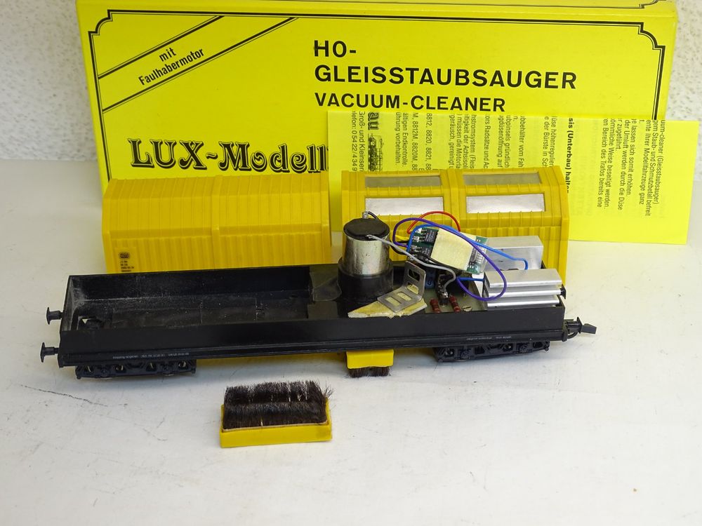 Lux Modellbau 8811 Staubsauger, Defekt, H0,GS/DC,OVP (Defekt) in Wohlen ...