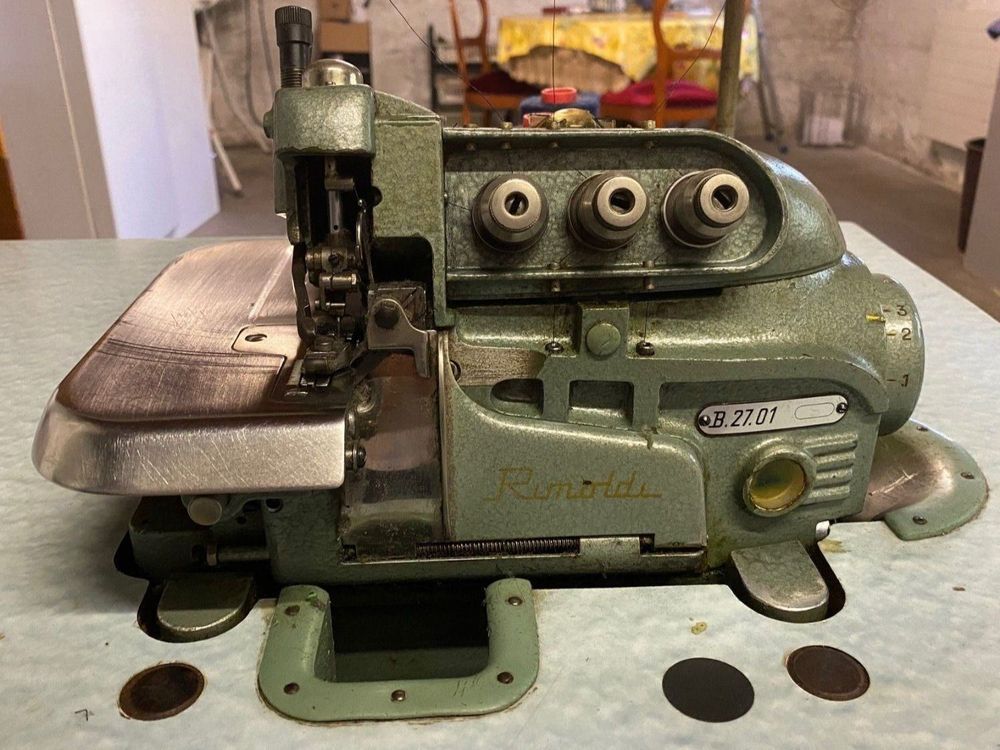 Industrienähmaschine Rimoldi Overlock (Gebraucht) in Uster für CHF 250 ...
