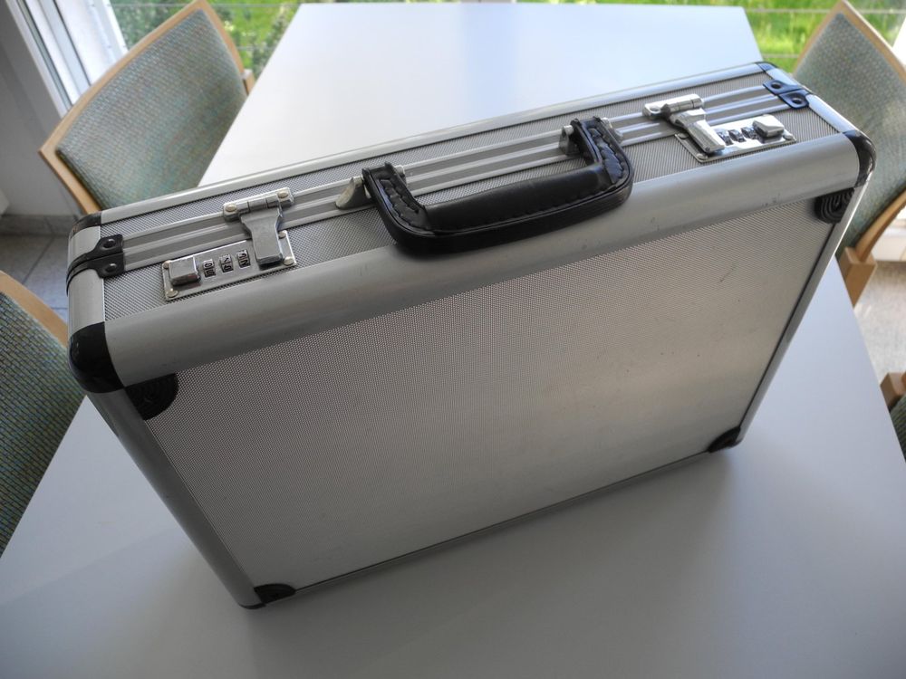 Akten Koffer Alu abschliessbar mit Zahlenschloss | Kaufen auf Ricardo