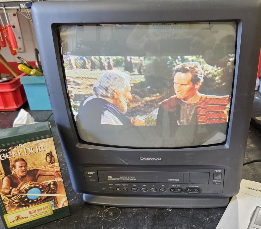 DAEWOO DVS-1482L Portable TV-VHS Recorder Röhrenfernseher (Gebraucht ...