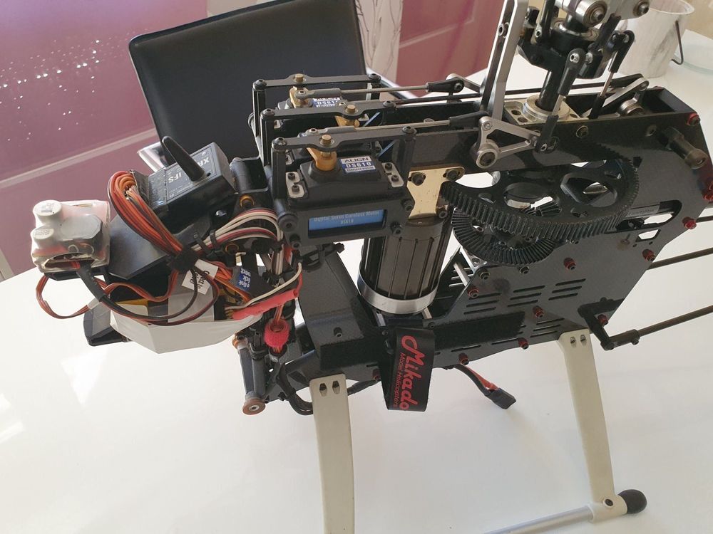 Grosser Elektroheli Synergy E9 160cm Rotordurchmesser (Gebraucht) in ...