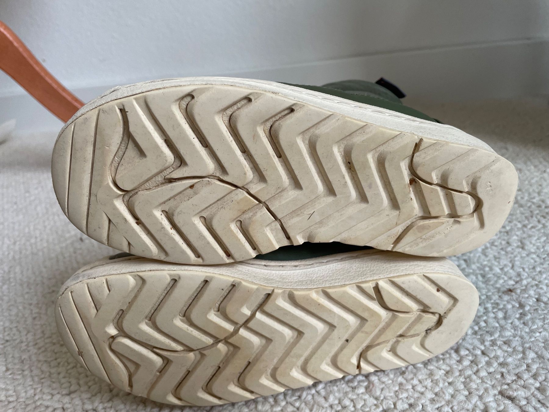 Adidas Winter Boots, Gr. 33, Olivgrün (Gebraucht) in Herrliberg für CHF ...