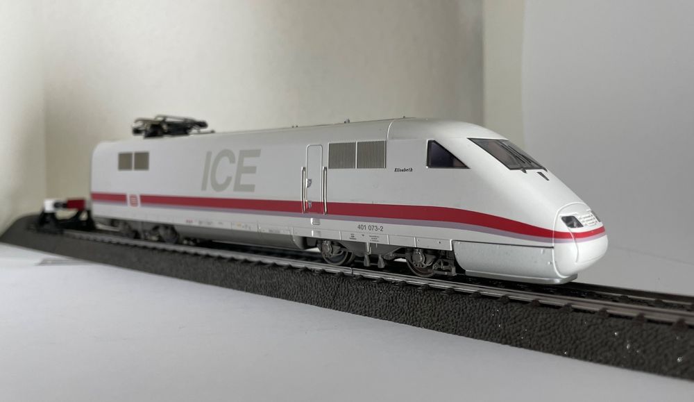Märklin 3750 ICE 1 BR 401 Triebköpfe mit CH-Pantographen OVP (Gebraucht ...