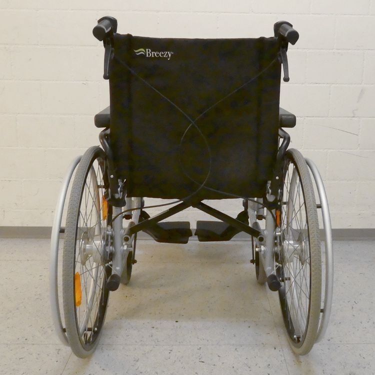Rollstuhl Breezy, SB 46 cm, nur CHF 199 | Kaufen auf Ricardo