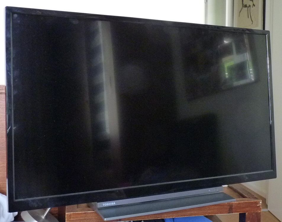 Toshiba TV 32LA3B63DG - 32" Full HD Android TV | Kaufen auf Ricardo