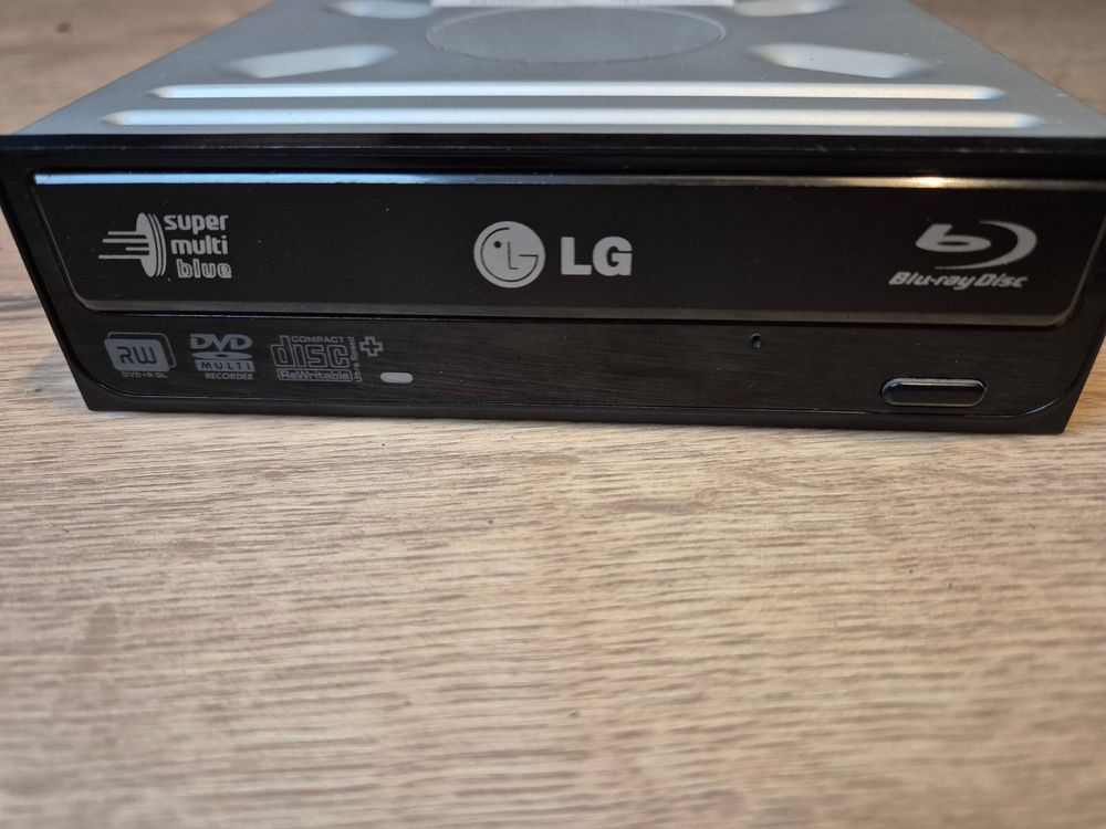 LG Super Multi Blue-Ray Laufwerk, DVD RW SATA (Gebraucht) in Osterfingen für CHF 20 – mit ...