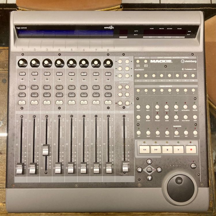Mackie logic control (Gebraucht) in Muhen für CHF 100 – mit Lieferung ...