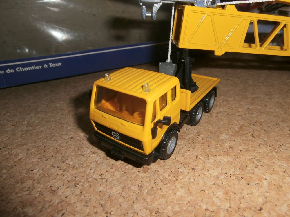 SIKU 4011 Mercedes 2232 mit Turmdrehkran (Neu und originalverpackt) in ...