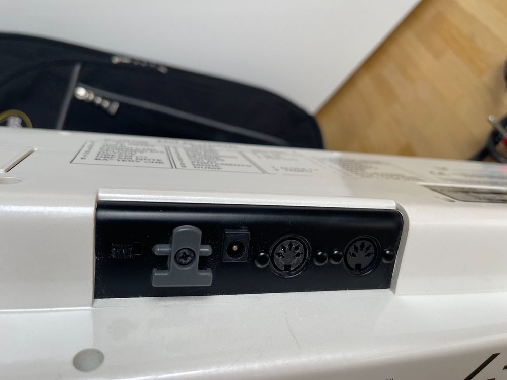 ROLAND AX-7 45-Key MIDI Keyboard (Gebraucht) in Zürich für CHF 315 ...