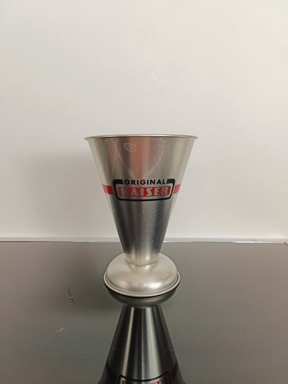 Originaler Kaiser-Messbecher aus Metall – antik (Gebraucht) in Birr für ...