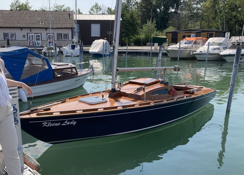 Segelschiff Klassiker mit Bootsplatz am Neuenburgersee | Kaufen auf Ricardo