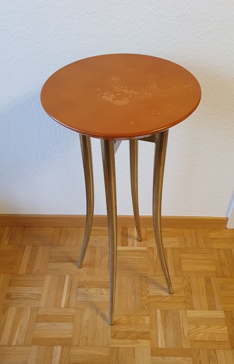 Runder Beistelltisch oder Pflanzenständer Holz Metall (Gebraucht) in Lupfig für CHF 1 – nur ...