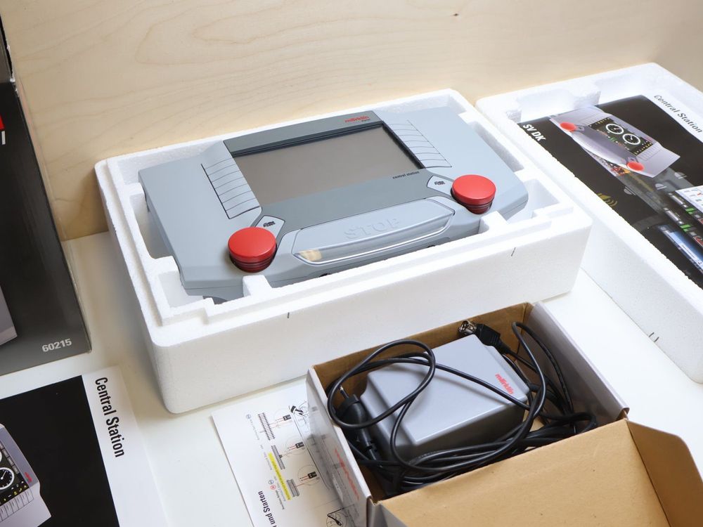 Märklin Central Station 2 Digital 60215 + Trafo 60 VA 60061 (Gebraucht ...