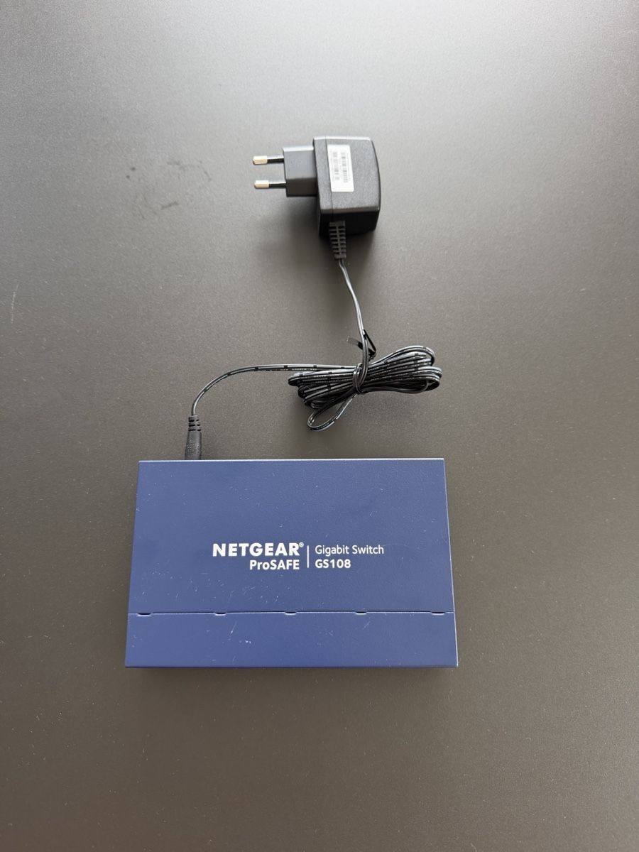 Netgear GS108v4 ProSAFE Gigabit unmanaged Switch (Gebraucht) in Uster ...