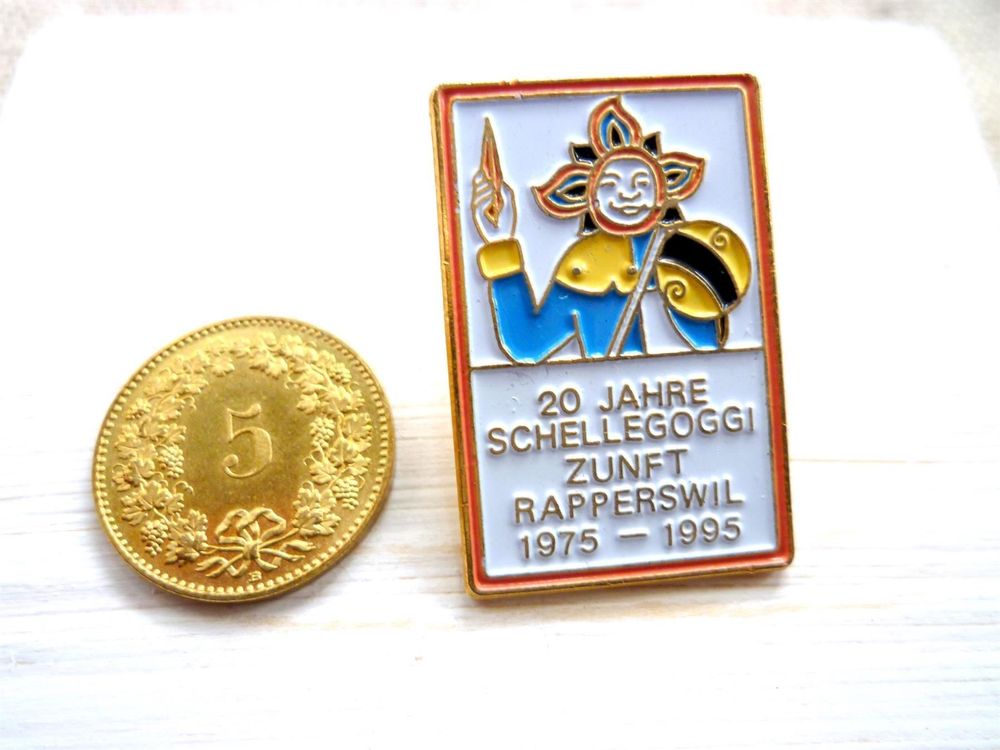 Fasnacht Rapperswil SG Versand möglich pin M6L.11 (Gebraucht) in Pully für CHF 1 – nur Abholung ...