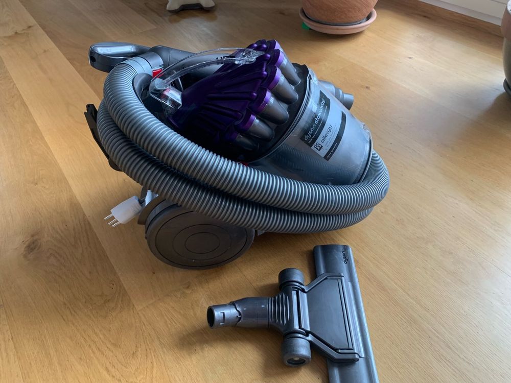 Dyson DC23 (Gebraucht) in für CHF 50 – nur Abholung auf Ricardo kaufen