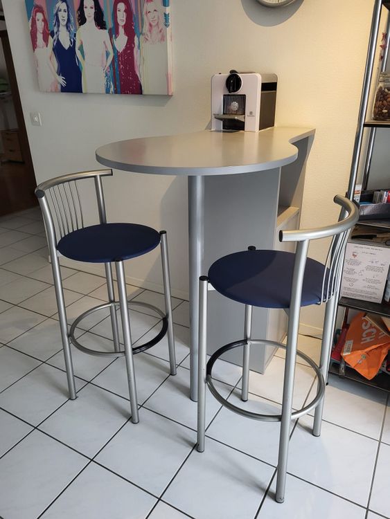 Stehtisch, Stehbar inkl 2 Hocker (Gebraucht) in Horw für CHF 1 – nur ...