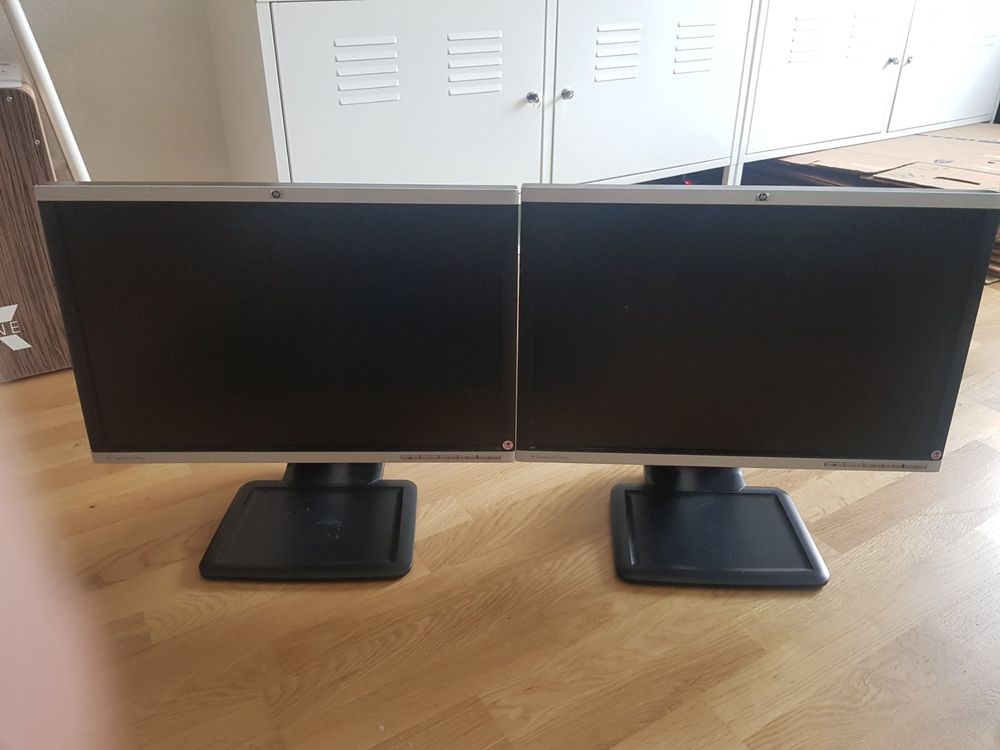 2 x 22" HP Compaq LA2205wg Monitore | Kaufen auf Ricardo