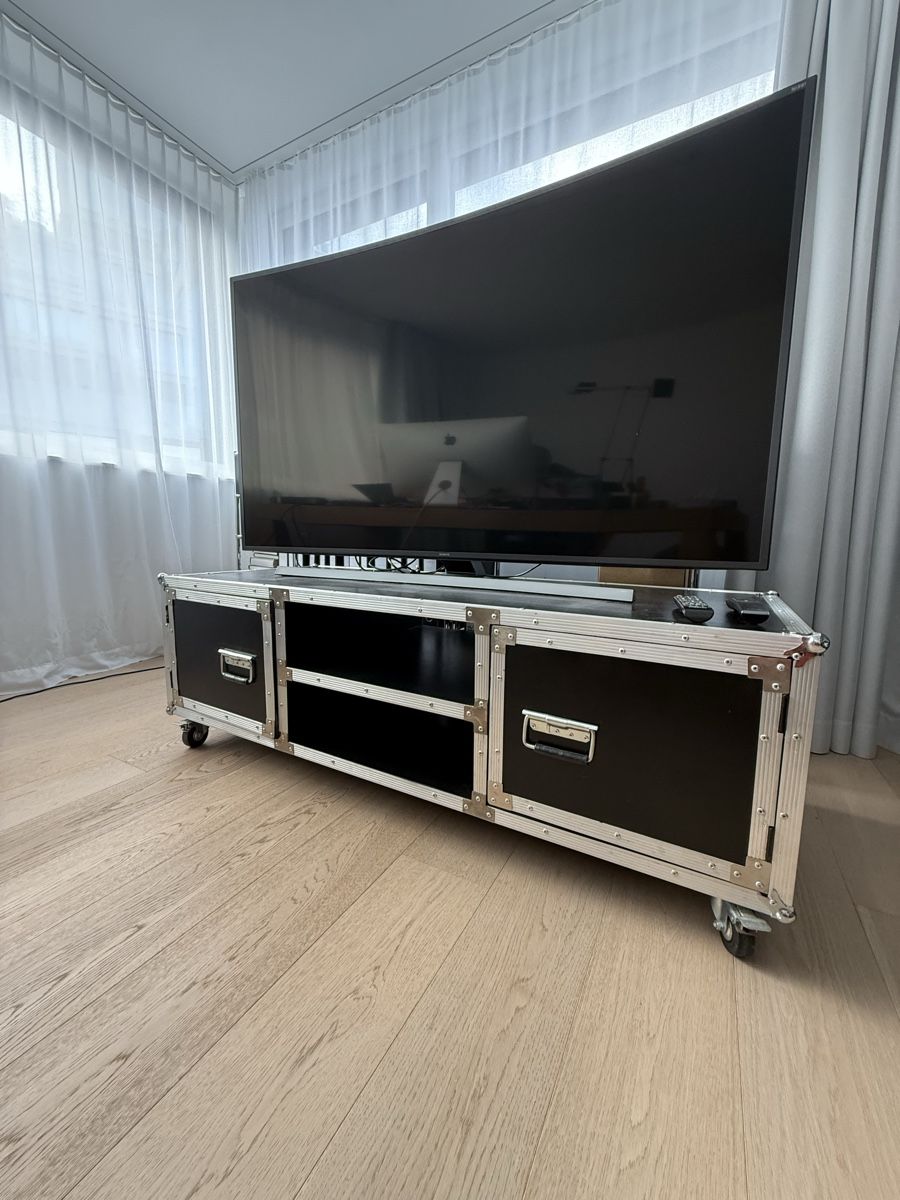 TV-Möbel im Industrie-Look mit Rollen – Top Zustand! (Gebraucht) in ...