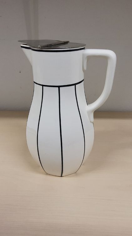 Schöner Krug mit Deckel, Keramik, weiss/schwarz | Kaufen auf Ricardo