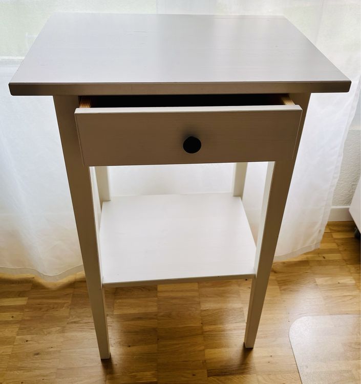 Nachttisch weiss mit Schublade (Gebraucht) in Langenthal für CHF 12 – nur Abholung auf Ricardo ...