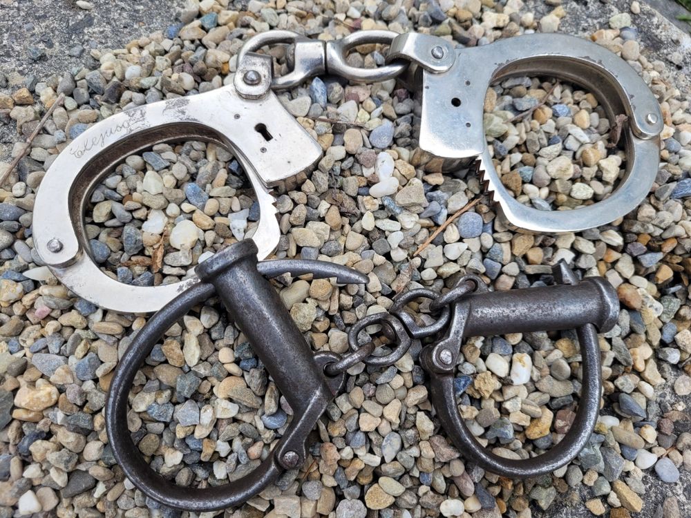 CLEJUSO HANDSCHELLEN | Kaufen auf Ricardo