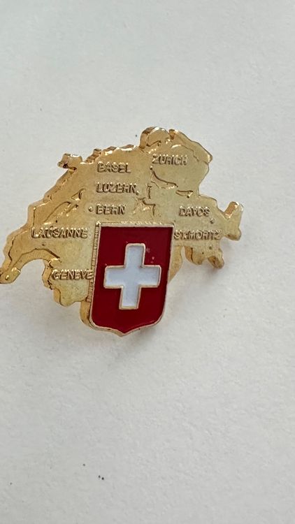Switzerland Pin (Gebraucht) in Gutenswil für CHF 3.9 – mit Lieferung auf Ricardo kaufen