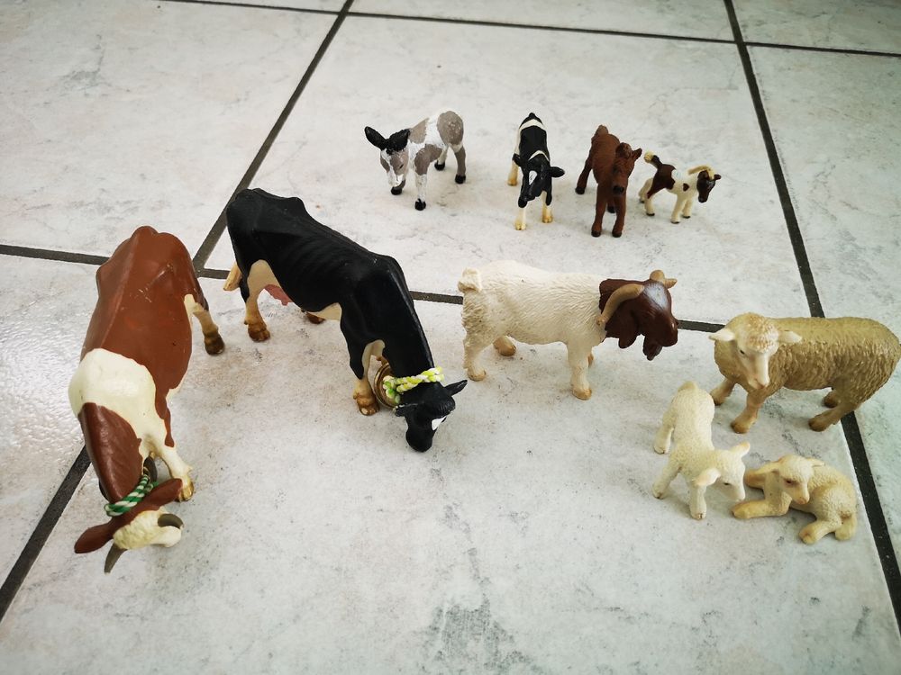 10 x schleich Tiere, Bauernhof Tiere Kuh,Ziege,Schaf,Lamm (Gebraucht) in Sevelen für CHF 20.5 ...
