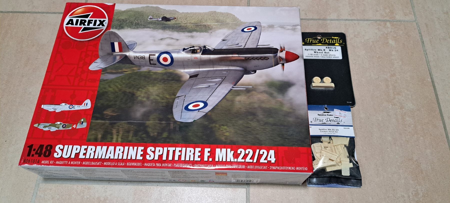 Spitfire Mk.22/24 mit Zubehör Airfix 1/48 (Neu und originalverpackt) in Selzach für CHF 21 – mit ...