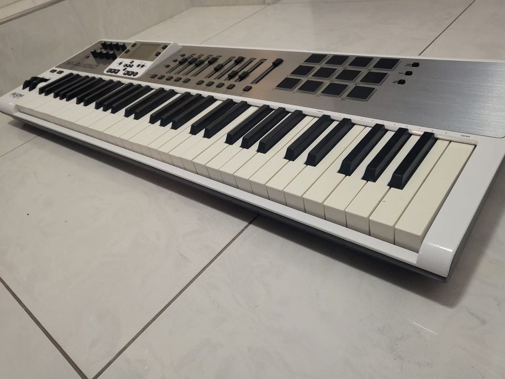 M-Audio Axiom Air 61 Keyboard (Gebraucht) in SChleinikon für CHF 61 ...