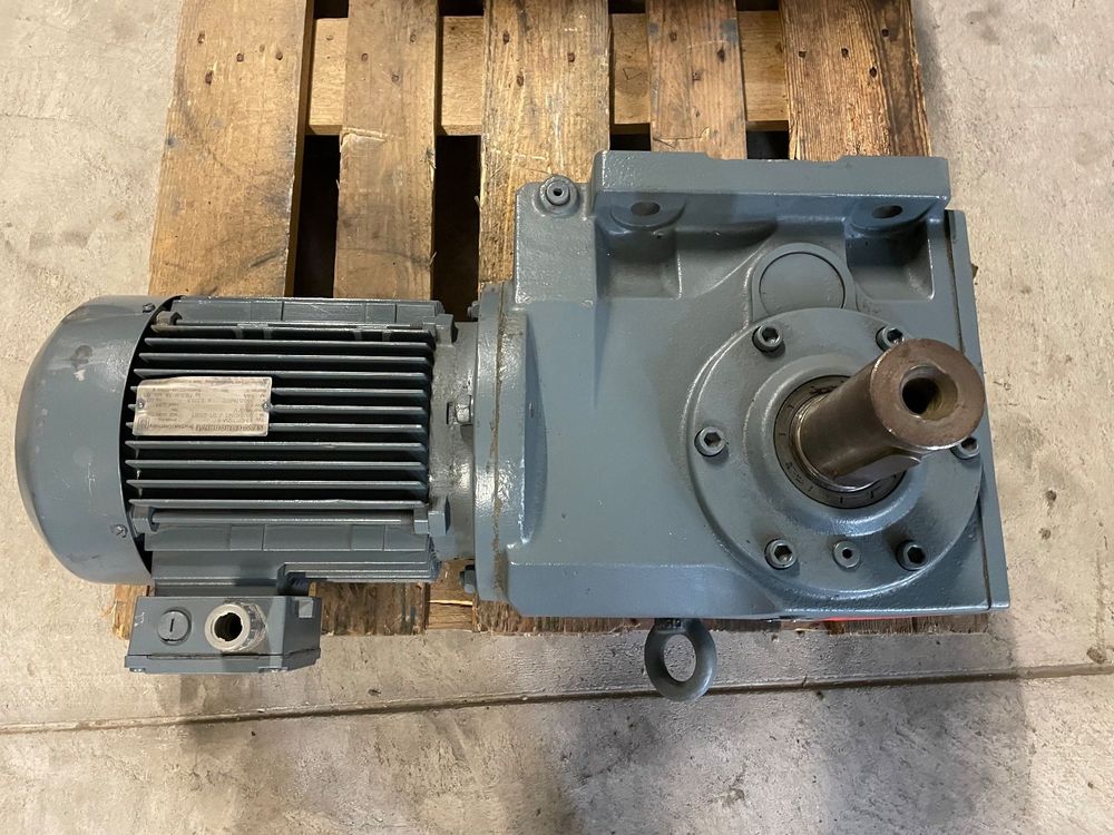 Elektromotor 4kW / 5.5PS - SEW-Eurodrive - Kegelradgetriebe (Gebraucht ...