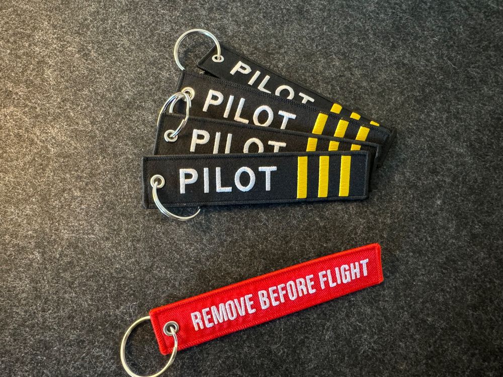 Remove Before Flight & Pilot Badge | Kaufen auf Ricardo