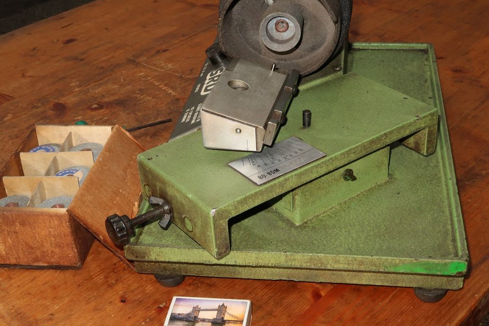 Bohrer-Schleifmaschine SRD DGN 80-85 Made in Germany , 220V (Gebraucht ...