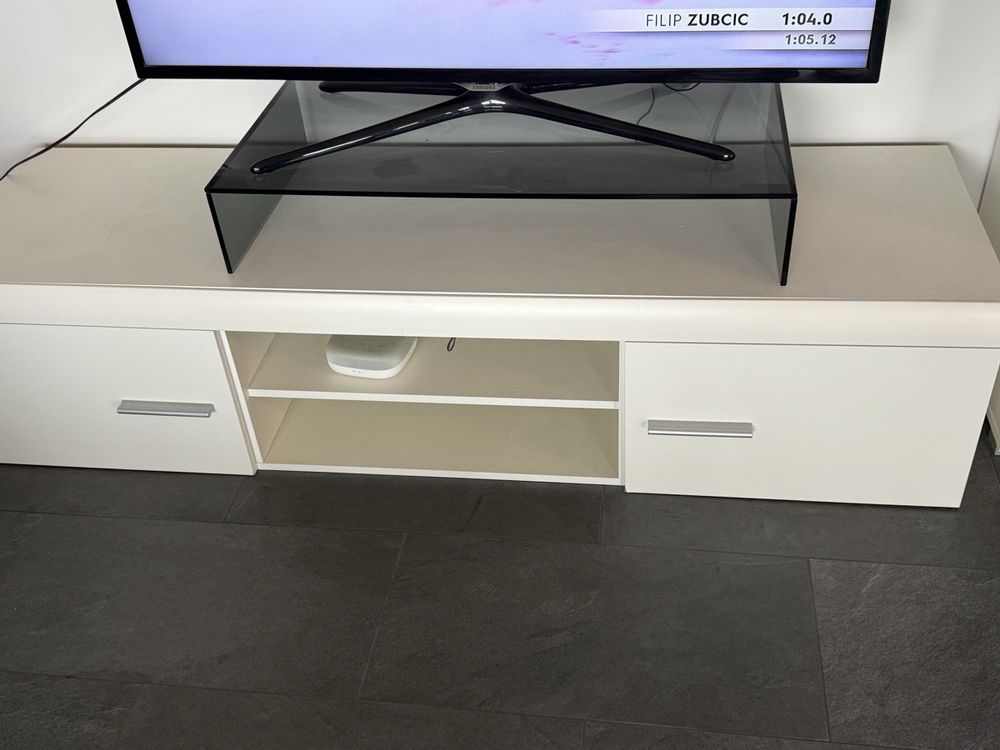 Moderner TV-Schrank, Zustand okay etwas bergilbt, Weiss, (Gebraucht) in ...