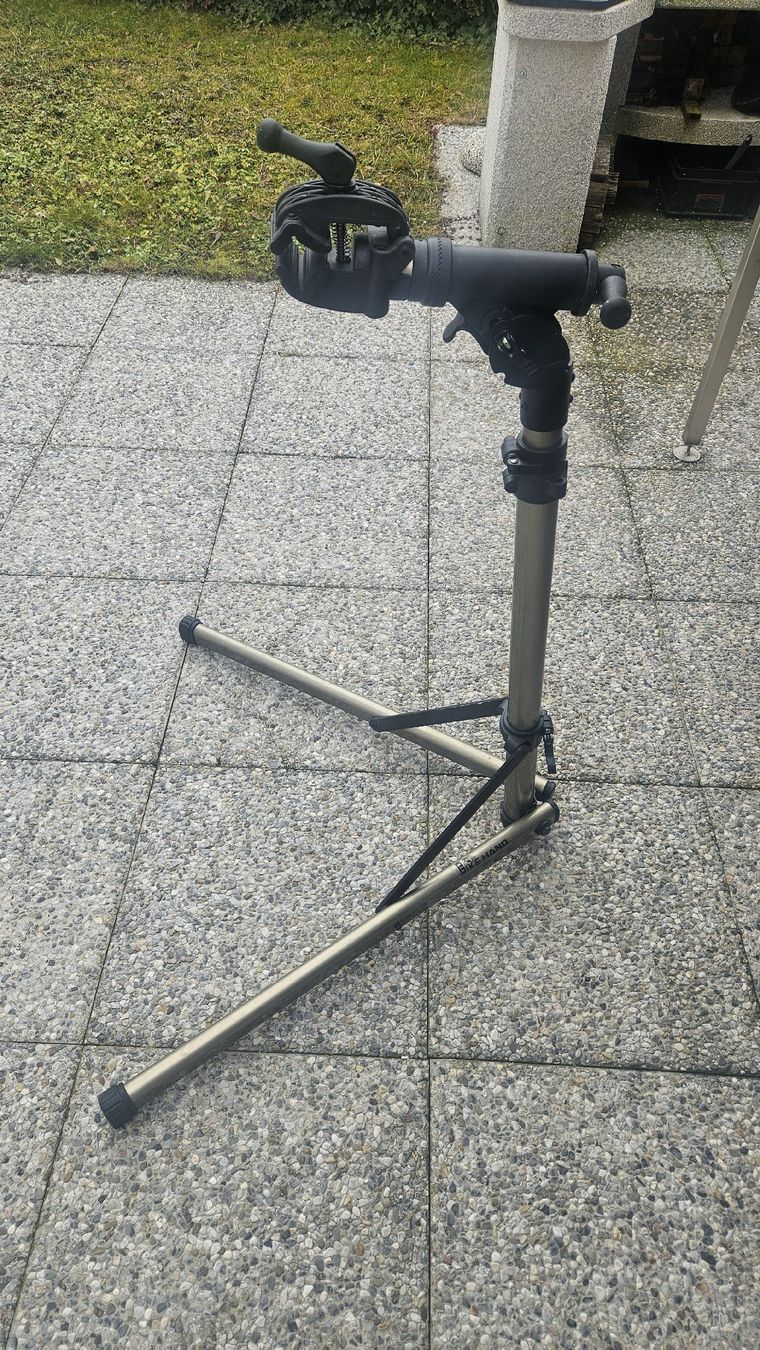 Bike Hand Bicycle Repair Stand - Perfect for Tune-Ups! (Gebraucht) in ...