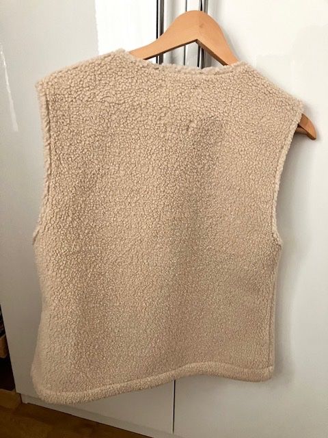 Gilet, Rich Royal, Gr. M (Gebraucht) in Zürich für CHF 29 – mit Lieferung auf Ricardo kaufen