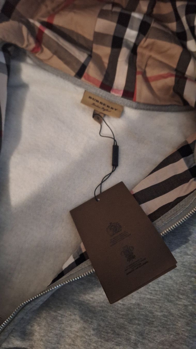 burberry zipper (Neu und originalverpackt) in Burgdorf für CHF 110 ...